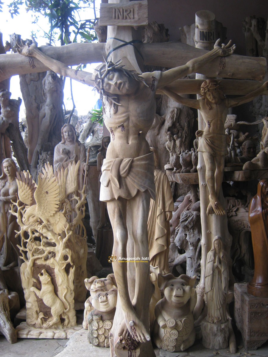 Patung Tuhan Yesus Disalib | Anugerah Jati Furniture